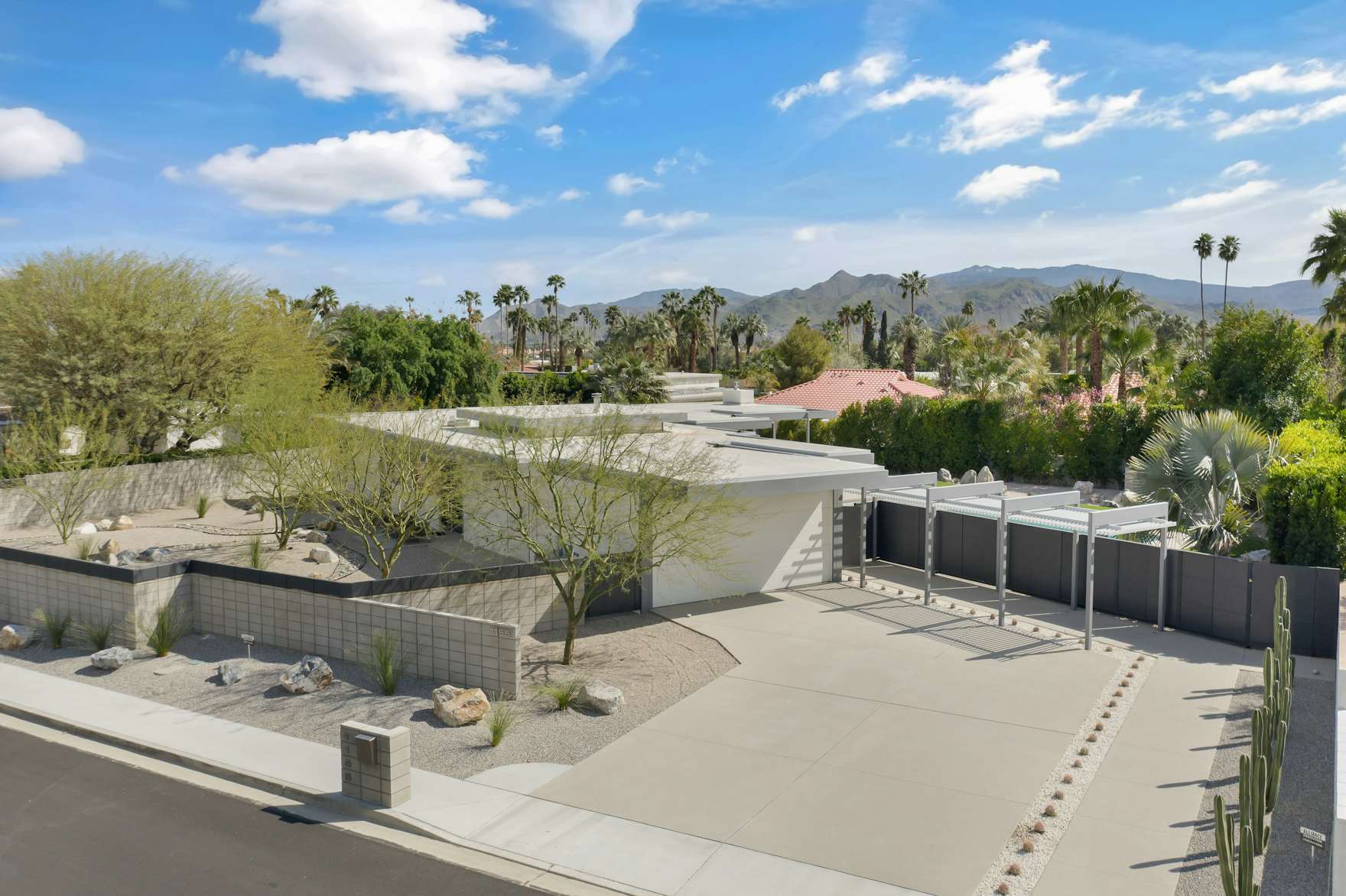 Photo 13 of 13 in The Last Home Designed by Donald Wexler Hits the ...