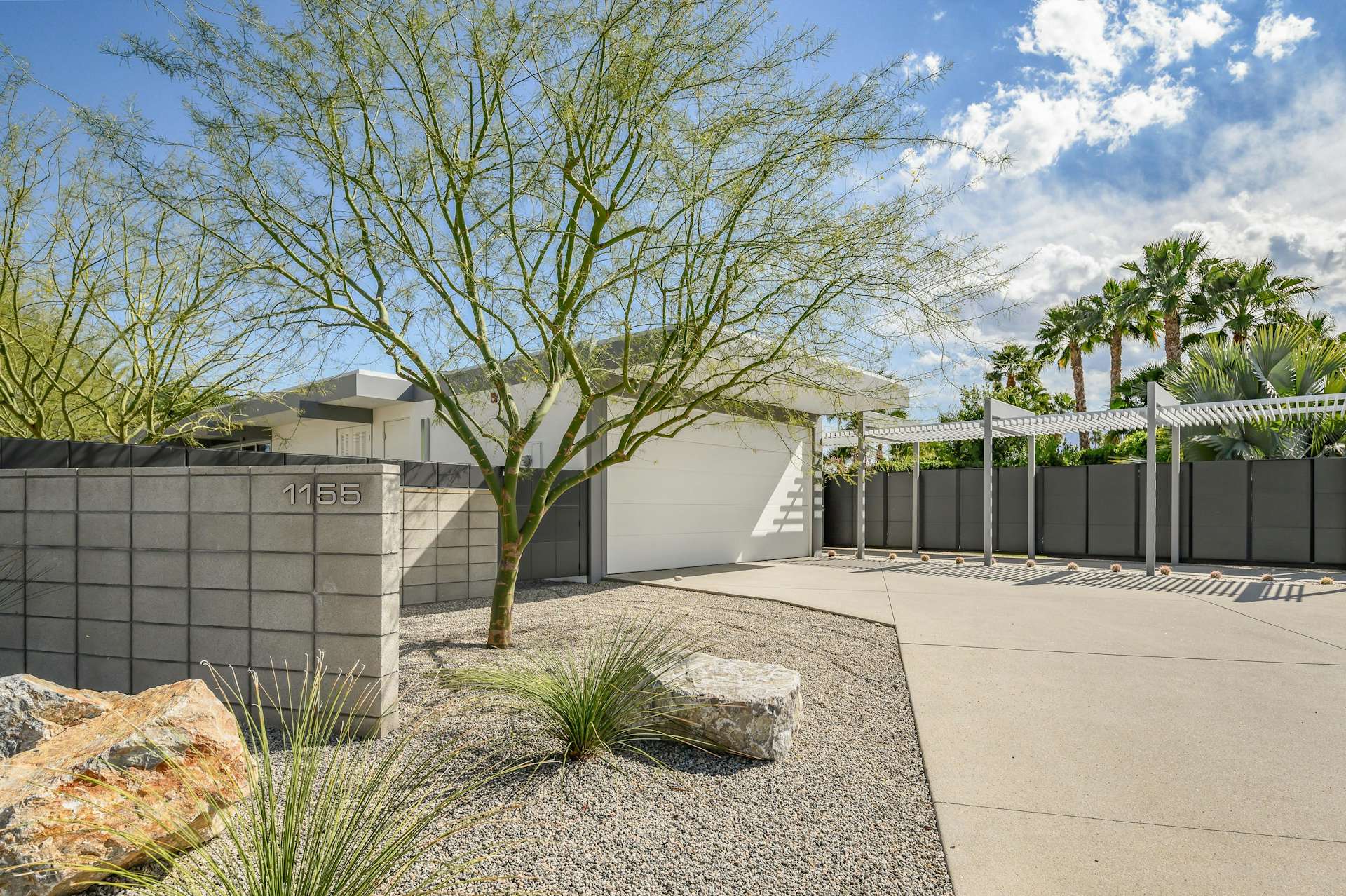 Photo 1 of 13 in The Last Home Designed by Donald Wexler Hits the ...