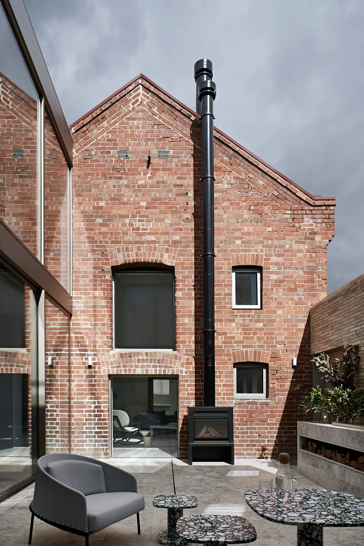 Photo 20 of 26 in Before & After: A Derelict Cottage and Dairy Stable ...