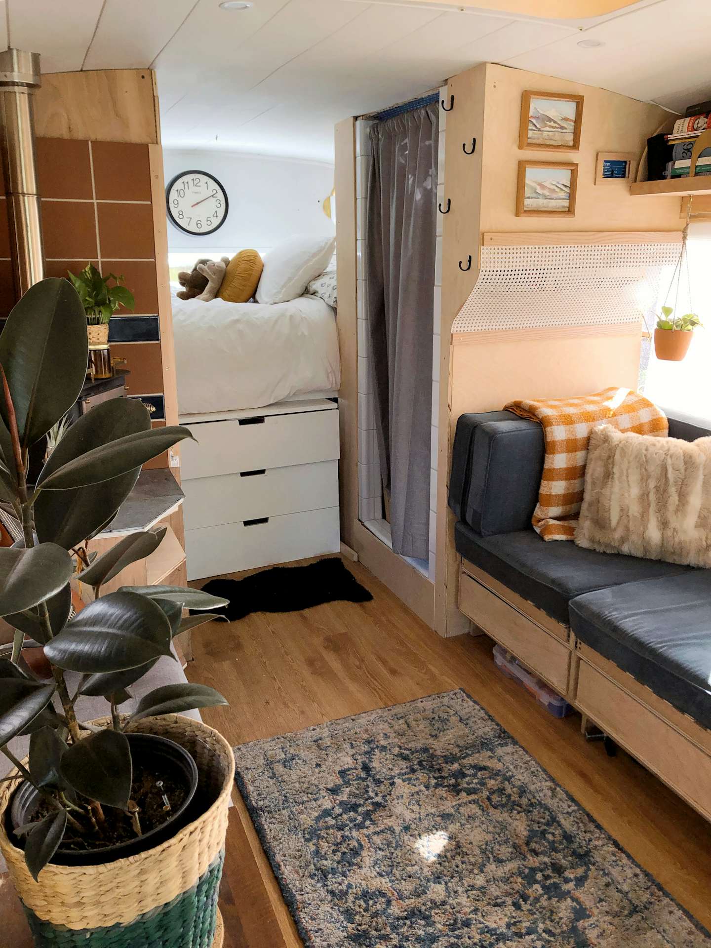 Photo 14 of 22 in 11 Skillful School Bus Conversions That Get an A-Plus ...