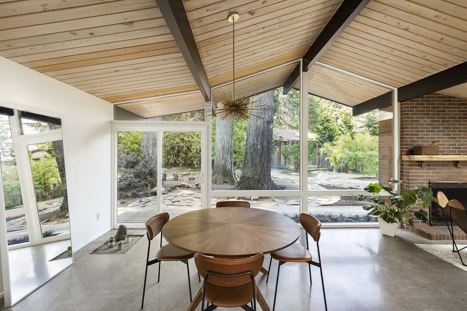 A Radiantly Remodeled Midcentury Home by Robert Rummer Lists for $925K ...