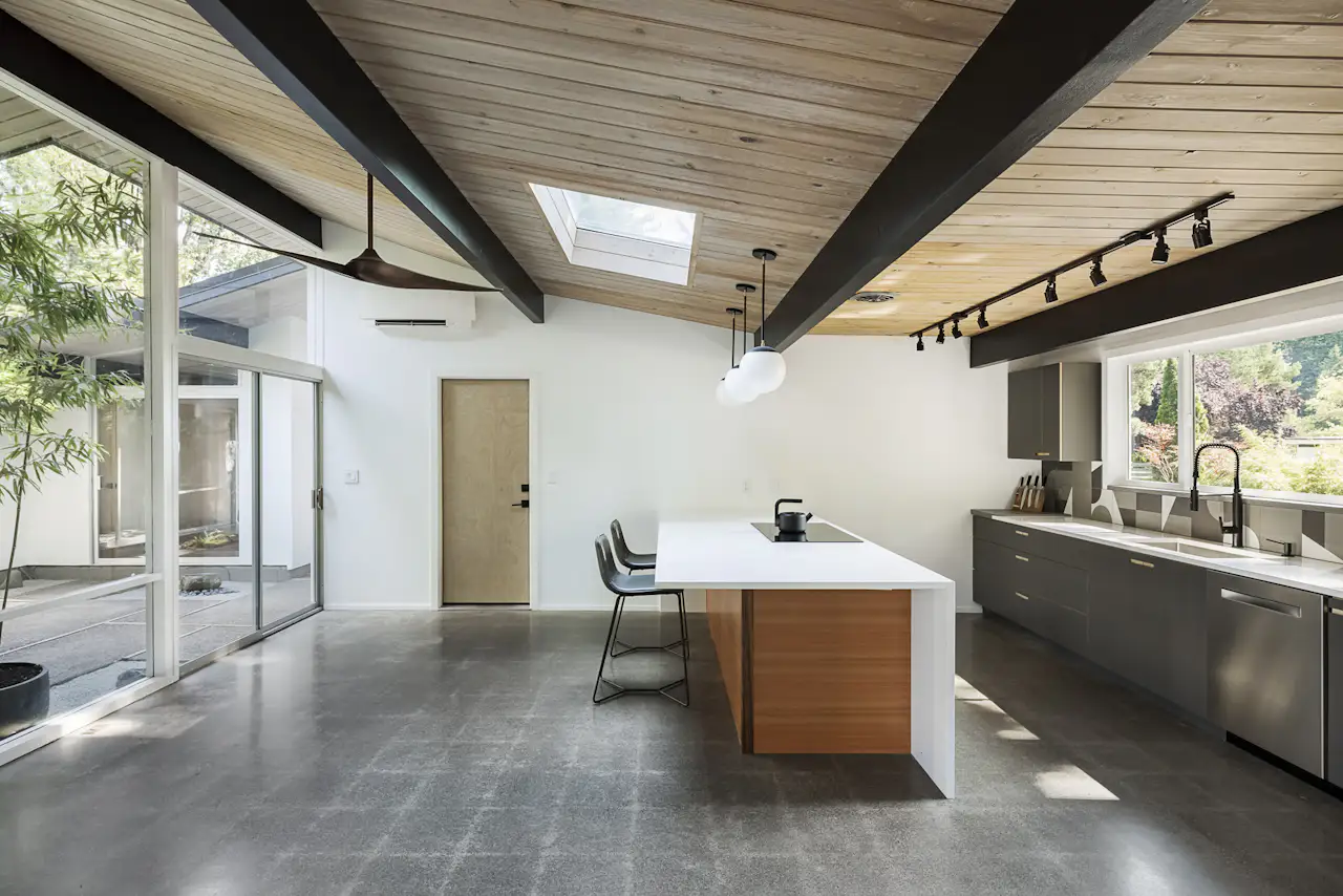 A Radiantly Remodeled Midcentury Home by Robert Rummer Lists for $925K ...