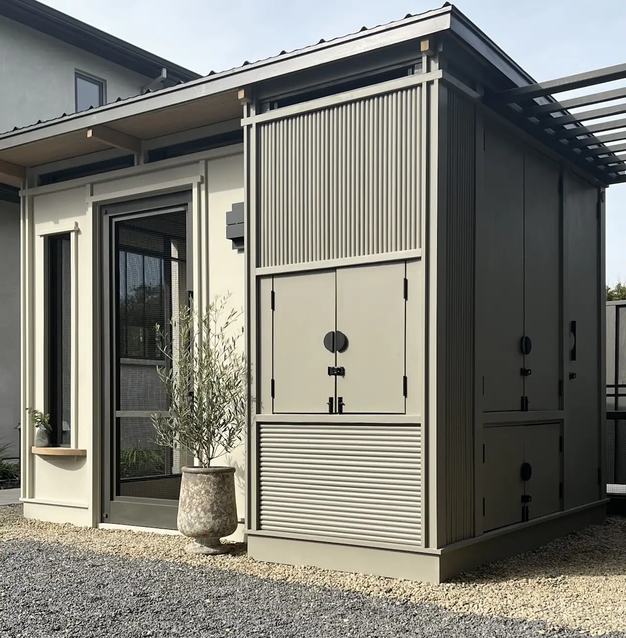 Photo 8 of 29 in 10 Modern Chicken Coops That Rule the Roost - Dwell