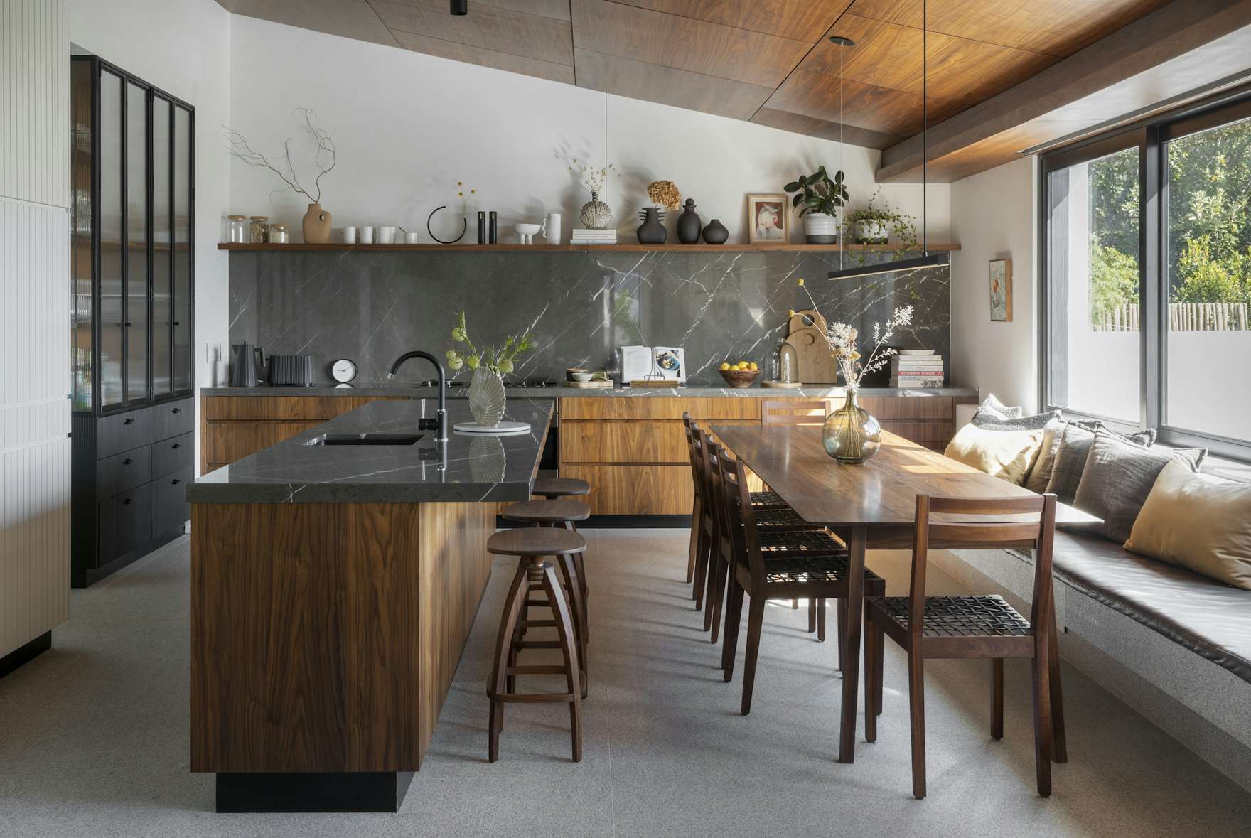 Photo 12 of 28 in Before & After: The (Potential) Views Were the Most Promising Part of This ...