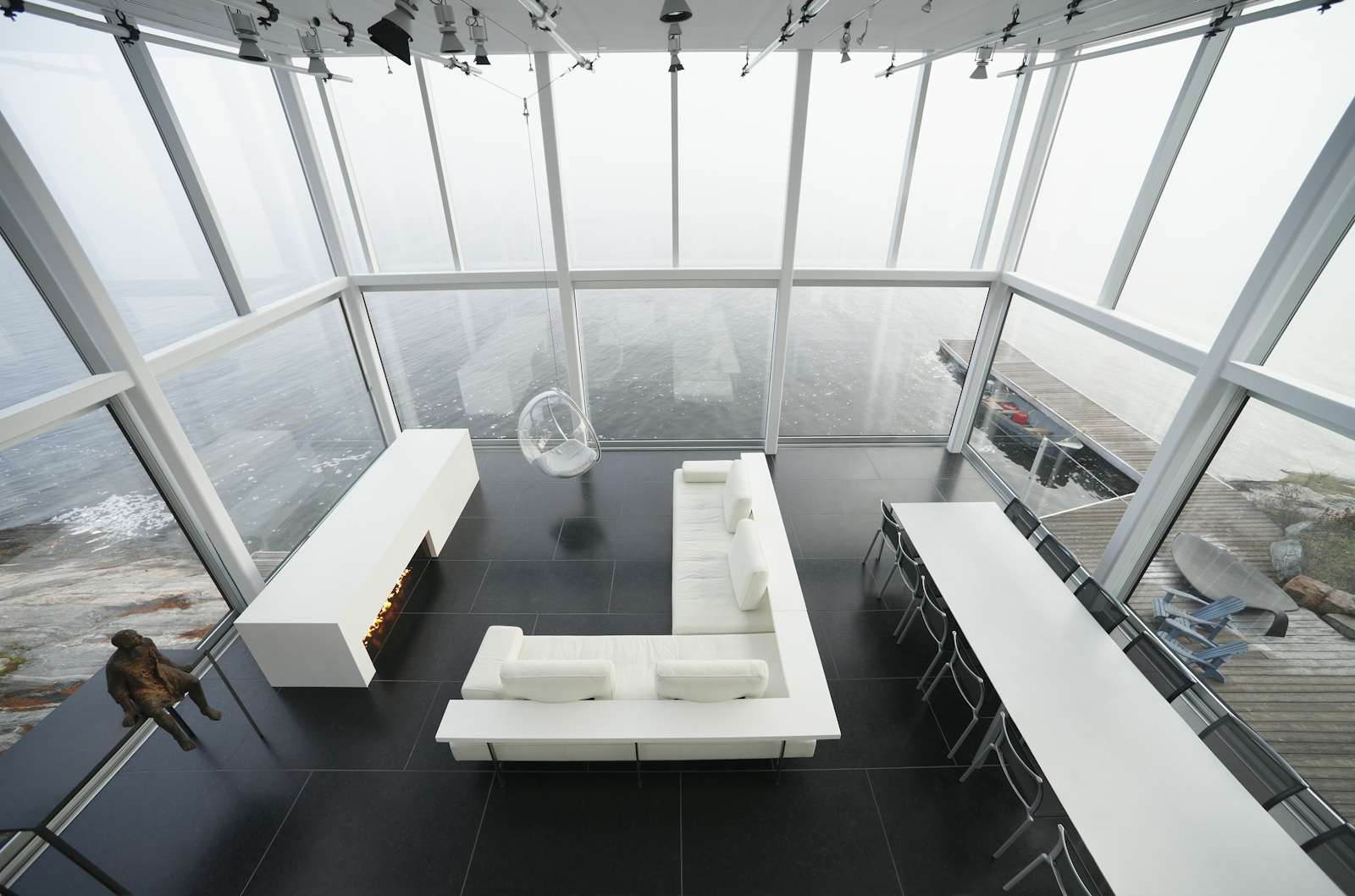 This Mesmerizing Glass House Is Also a Photographer's Lakeside Studio ...