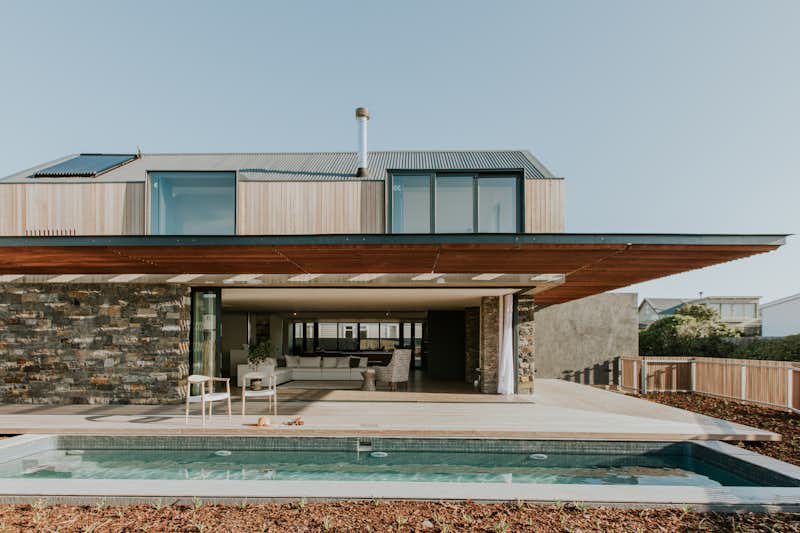 Photo 3 of 11 in An Inviting South African Cottage Embraces Its Seaside ...