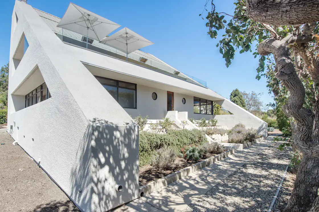 Futuristic 'Star Trek' Home Hits the Market in Malibu For $5.7M - Dwell