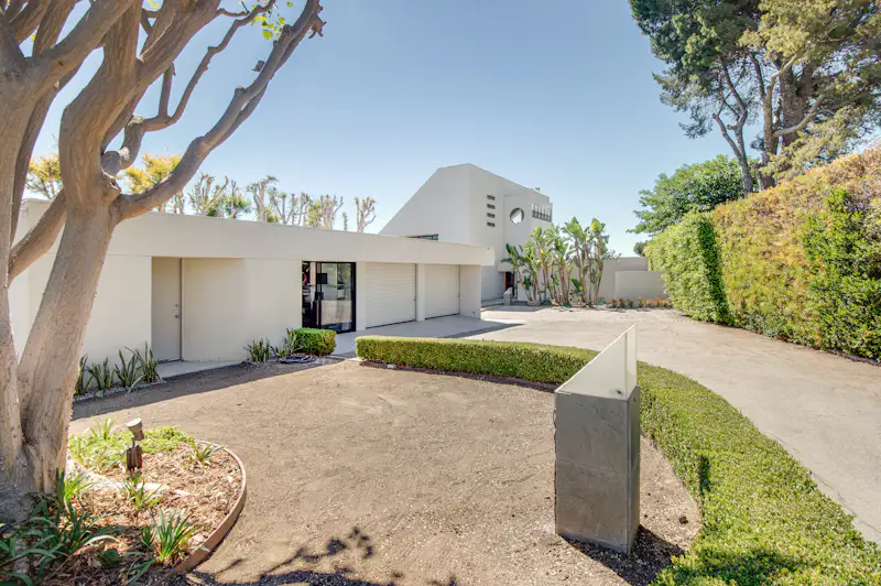 Futuristic 'Star Trek' Home Hits the Market in Malibu For $5.7M - Dwell