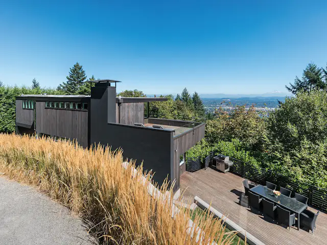Photo 3 of 20 in An Iconic Portland Home With Sweeping Mountain Views ...