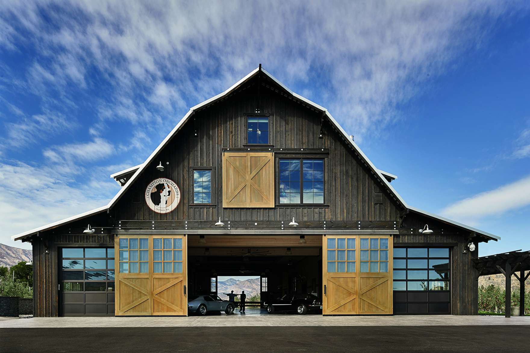 Manson Barn (18 Photos) - Dwell