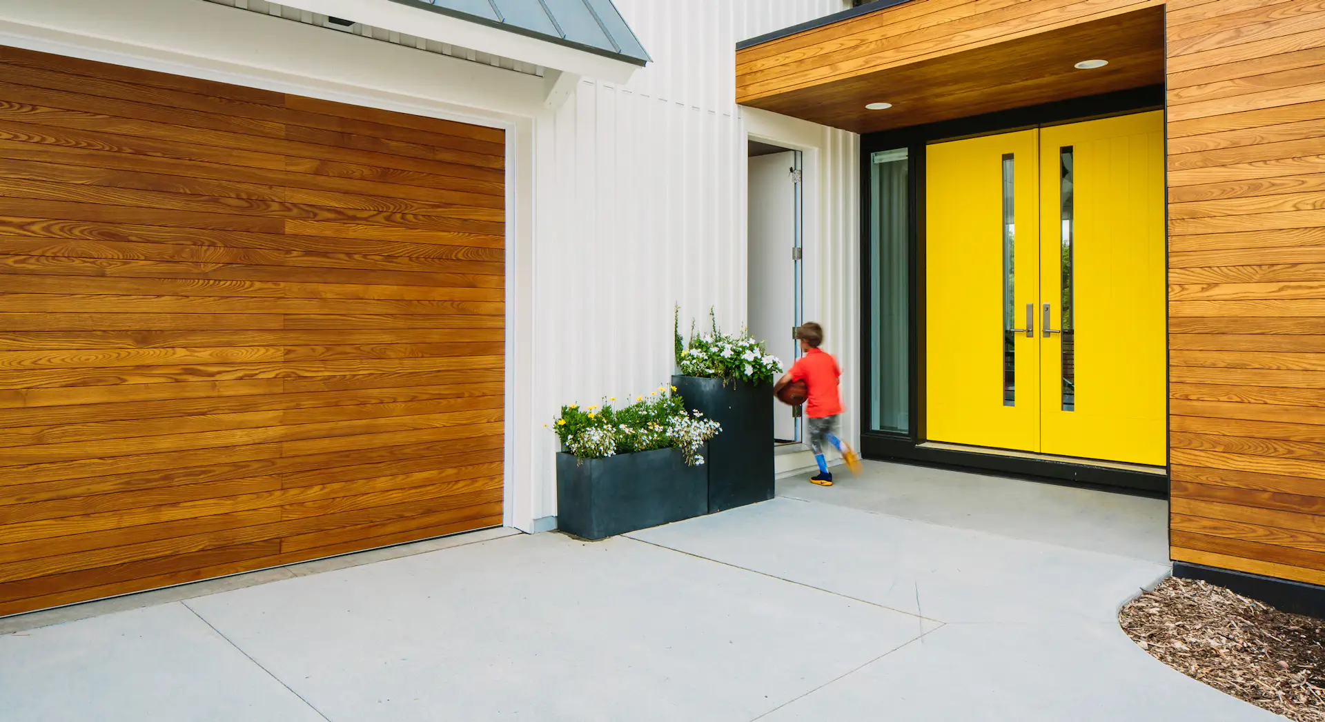 Modern Homes With Colorful Front Doors - Dwell