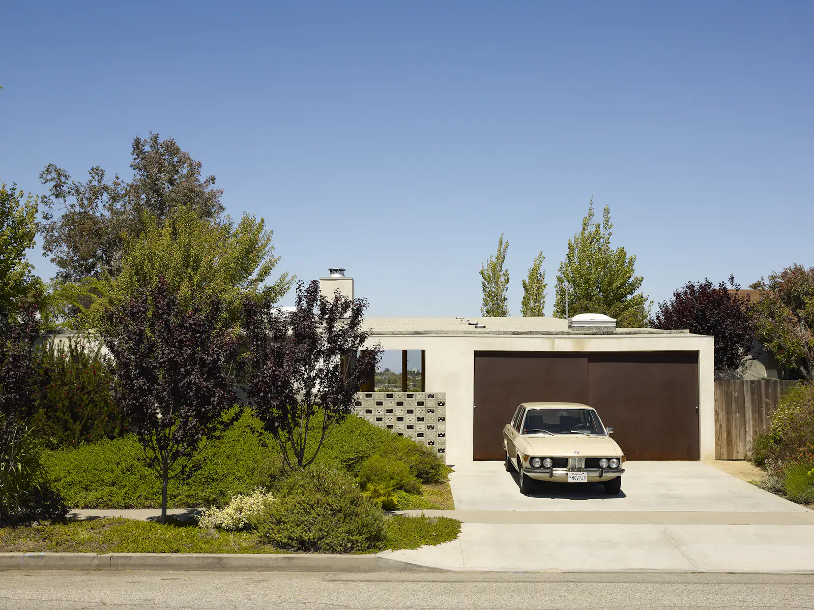 15 Modern Garage Doors That Demand a Second Look - Dwell