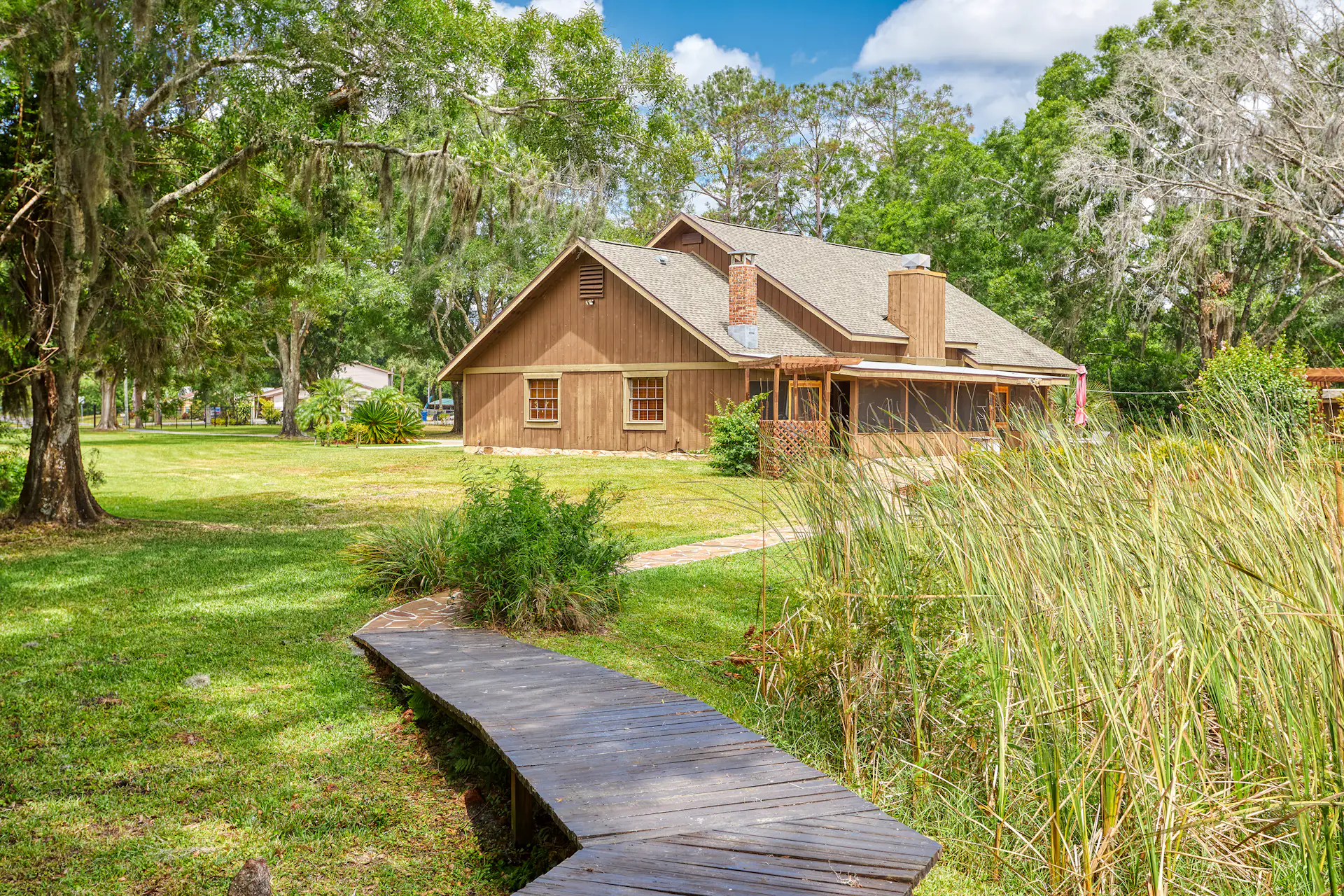 The Retreat at Lake Thomas (8 Photos) - Dwell