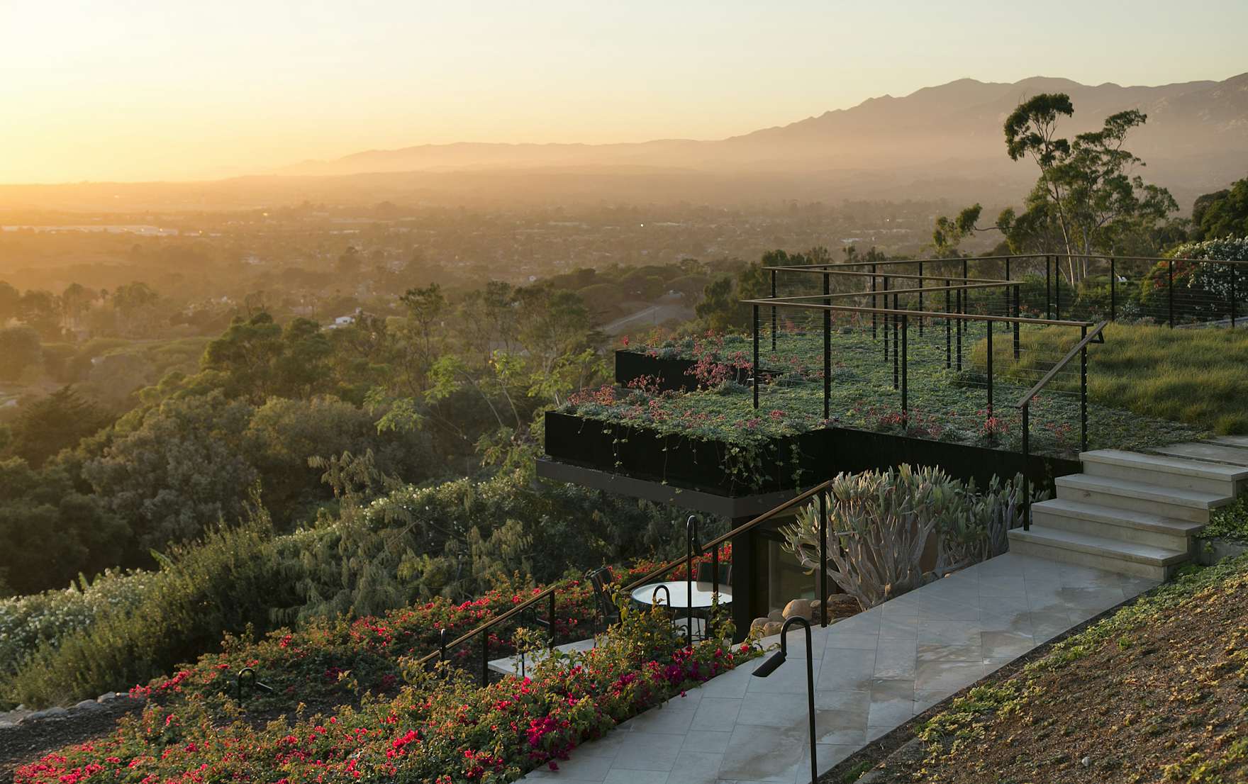 Photo 12 of 19 in Hope Ranch Residence by Blackbird Architects - Dwell