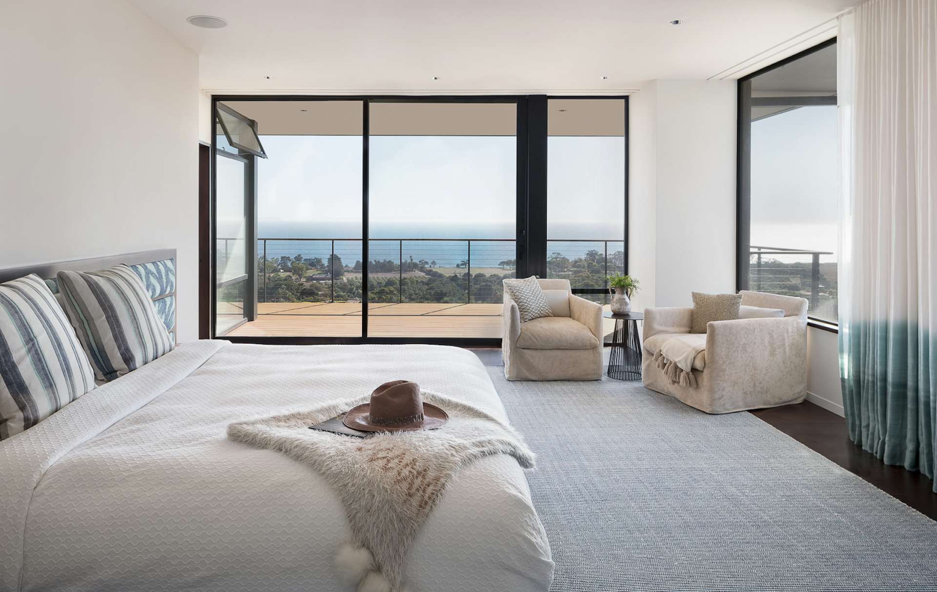 Photo 3 of 19 in Hope Ranch Residence by Blackbird Architects - Dwell