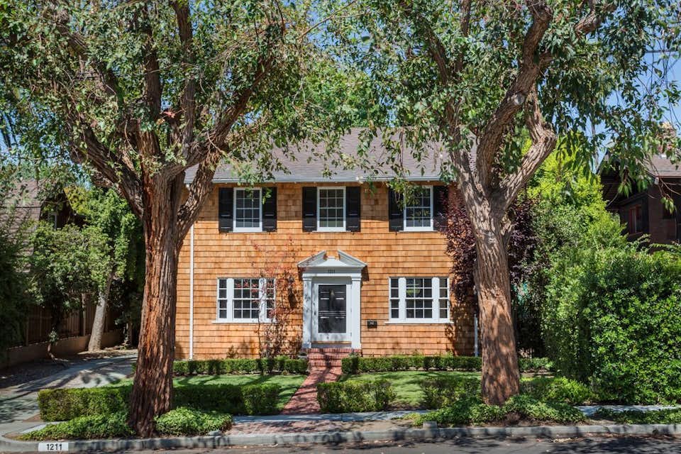 Reimagined 1908 Colonial Revival in Pasadena (7 Photos) - Dwell