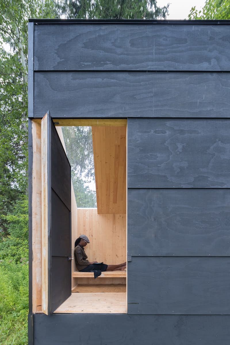 Photo 4 of 28 in 27 Modern She Shed Designs to Inspire Your Backyard ...