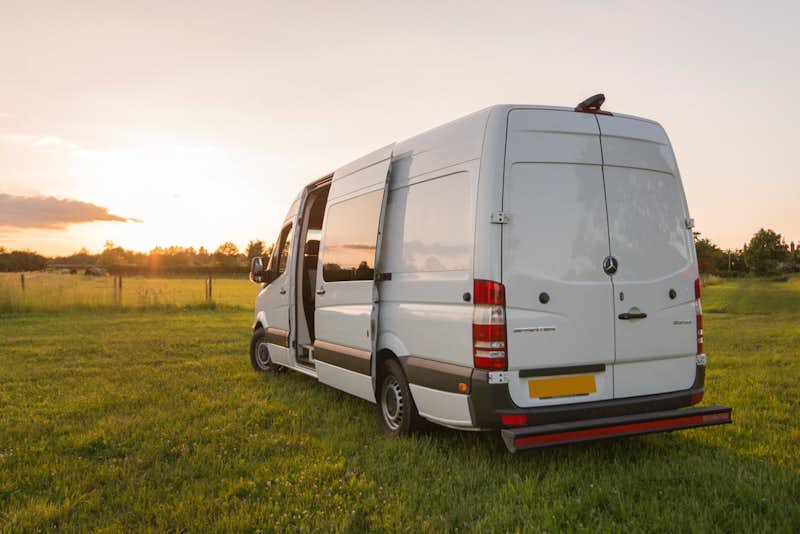 Budget Breakdown: A Mercedes-Benz Sprinter Van Turns Into a Chic Tiny ...
