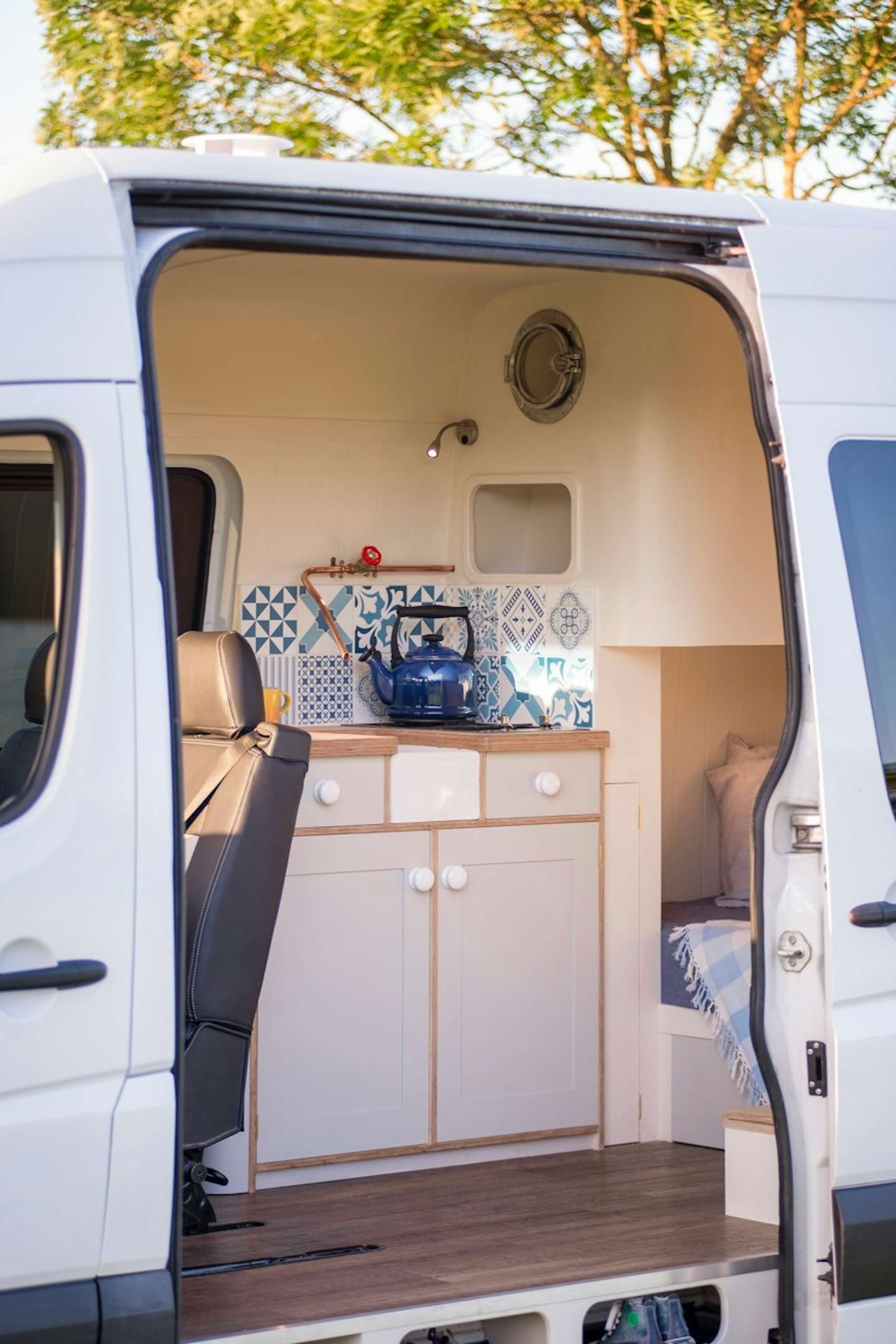 Budget Breakdown: A Mercedes-Benz Sprinter Van Turns Into a Chic Tiny ...