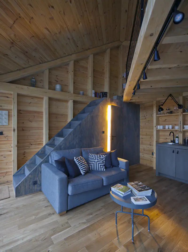 The Bookworm Cabin Is a Bibliophile’s Dream Come True - Dwell