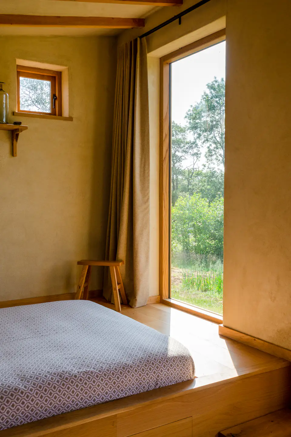 Photo 8 of 11 in This Cozy Cabin in the British Countryside Has ...