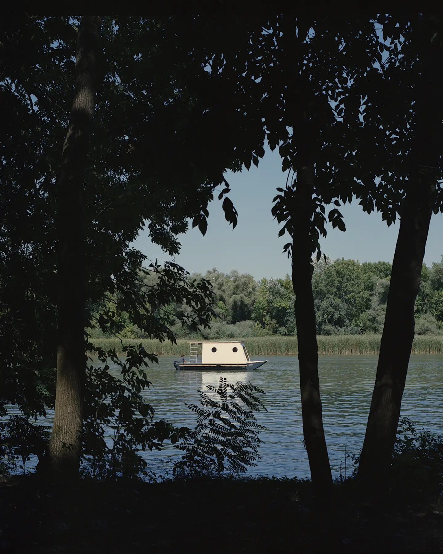 Photo 2 of 21 in 20 Impressive Floating Homes That Go With the Flow ...