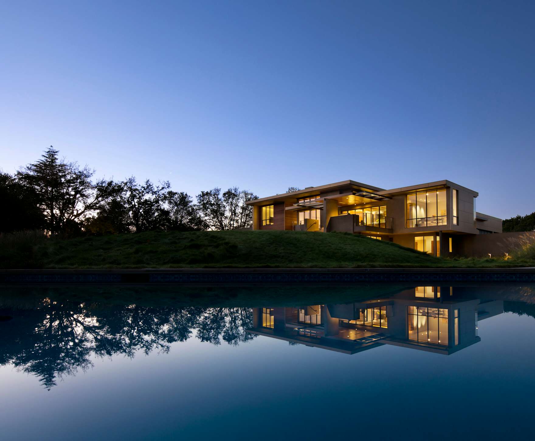 Top 5 Homes of the Week That Are Strongly Connected to Bodies of Water ...