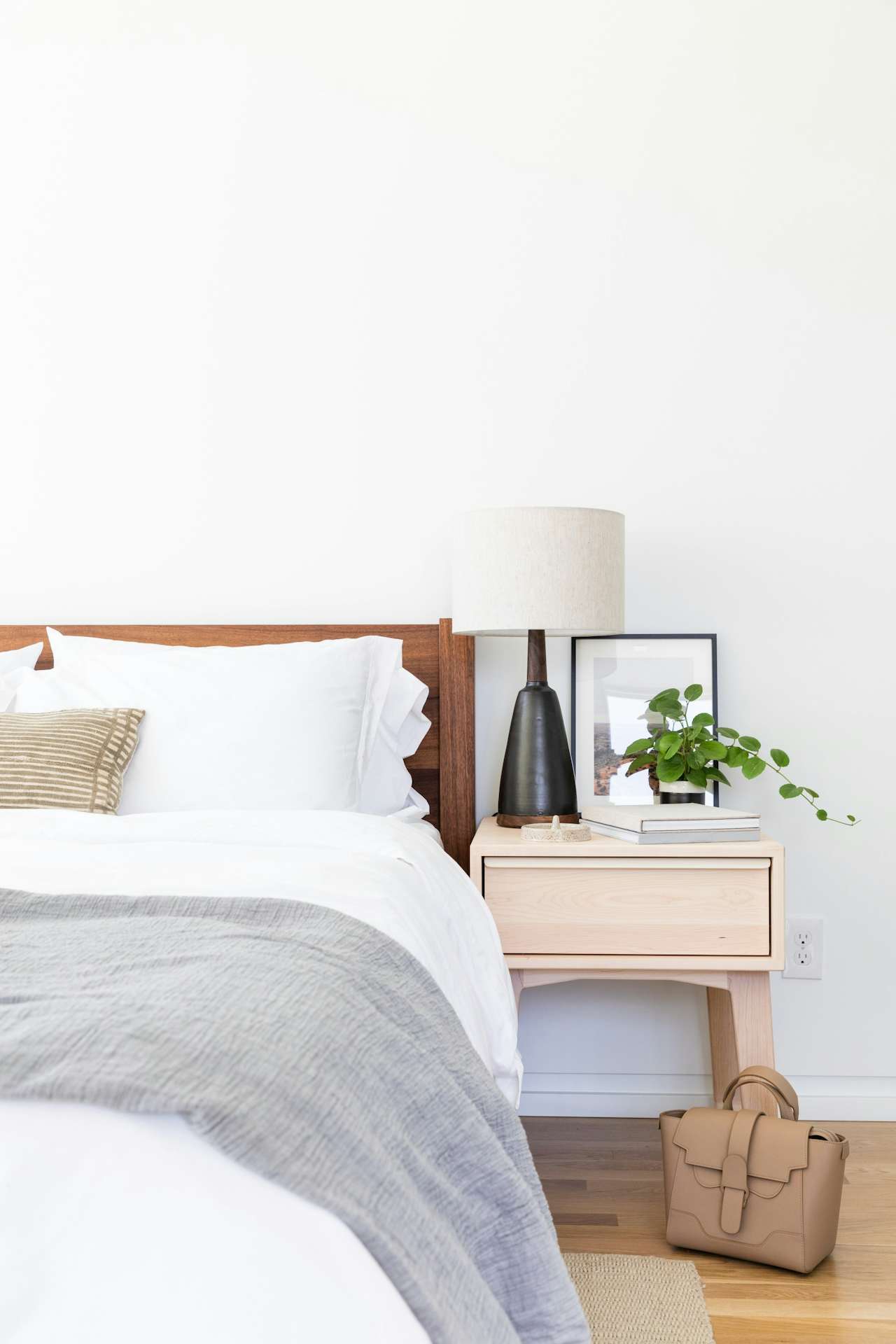 Home Curator Hannah Pobar Shares Her Tips For Minimalist Living - Dwell