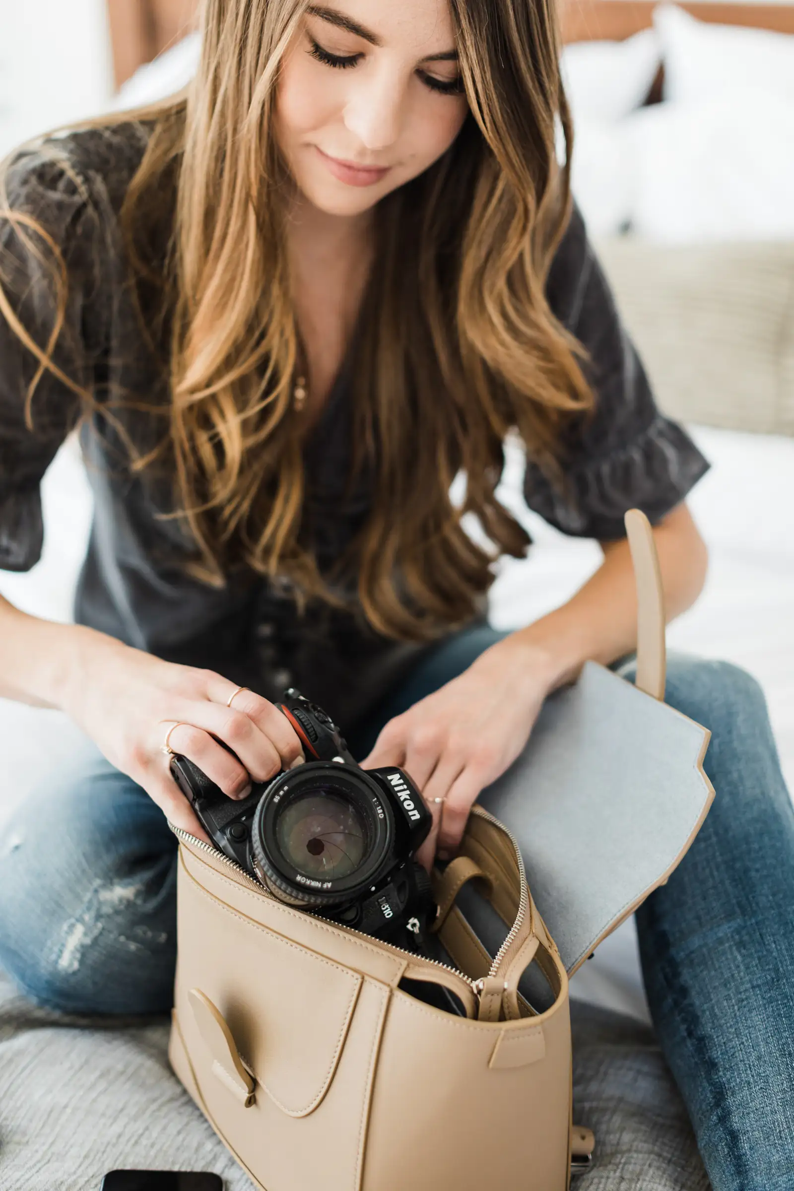 Home Curator Hannah Pobar Shares Her Tips For Minimalist Living - Dwell