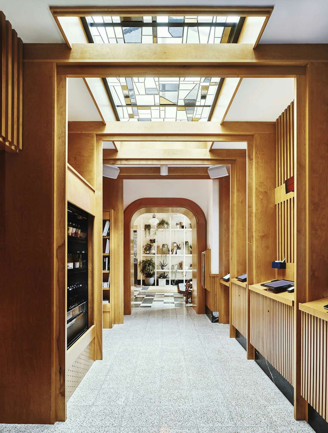 These 20 Homes With Arched Doorways Are Way Ahead of the Curve - Dwell