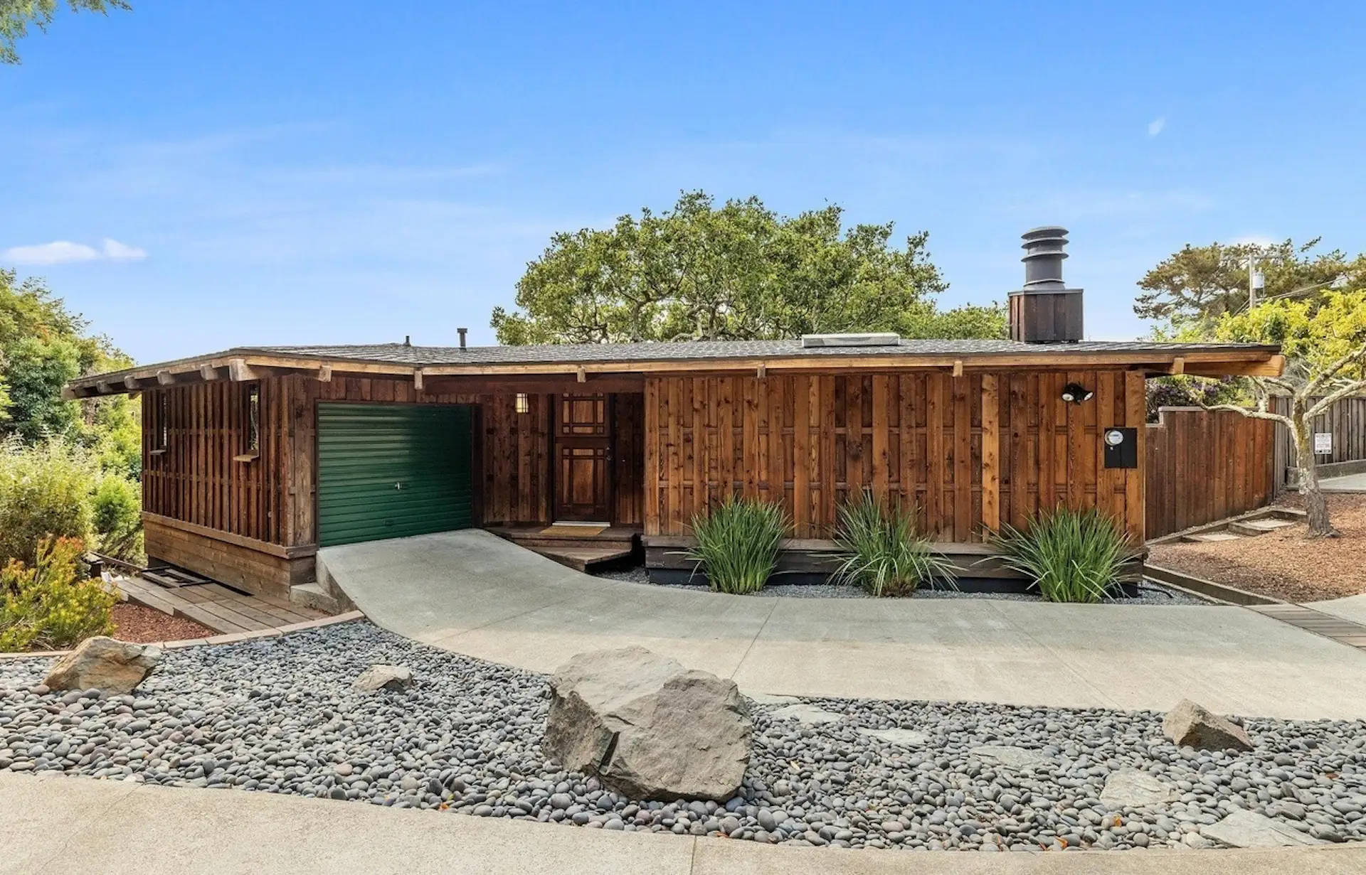 A Redwood-Clad Home With Panoramic Views Asks $1.8 Million in Berkeley ...