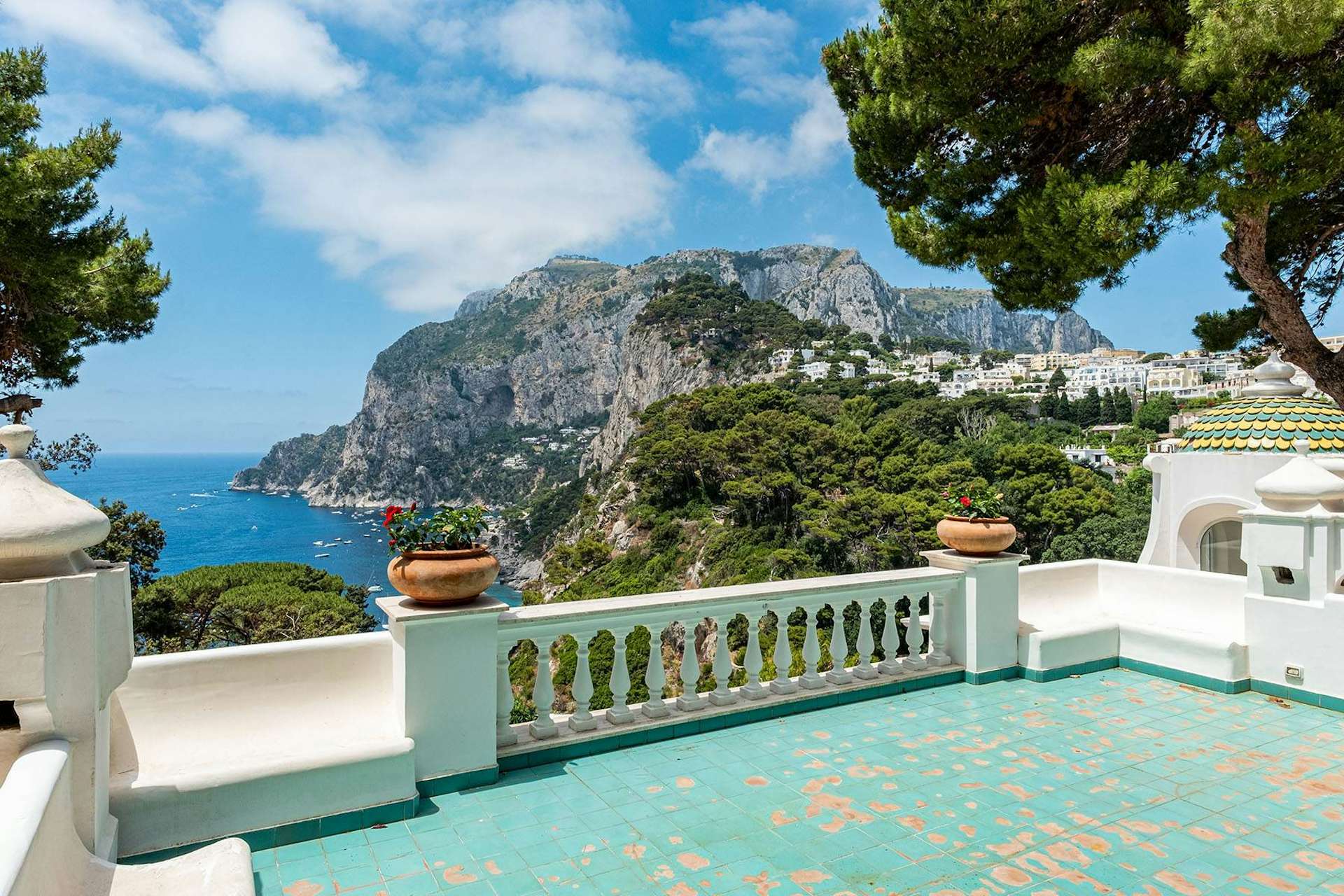 Photo 7 of 13 in Live in the Heart of Capri in This Classic Seaside ...