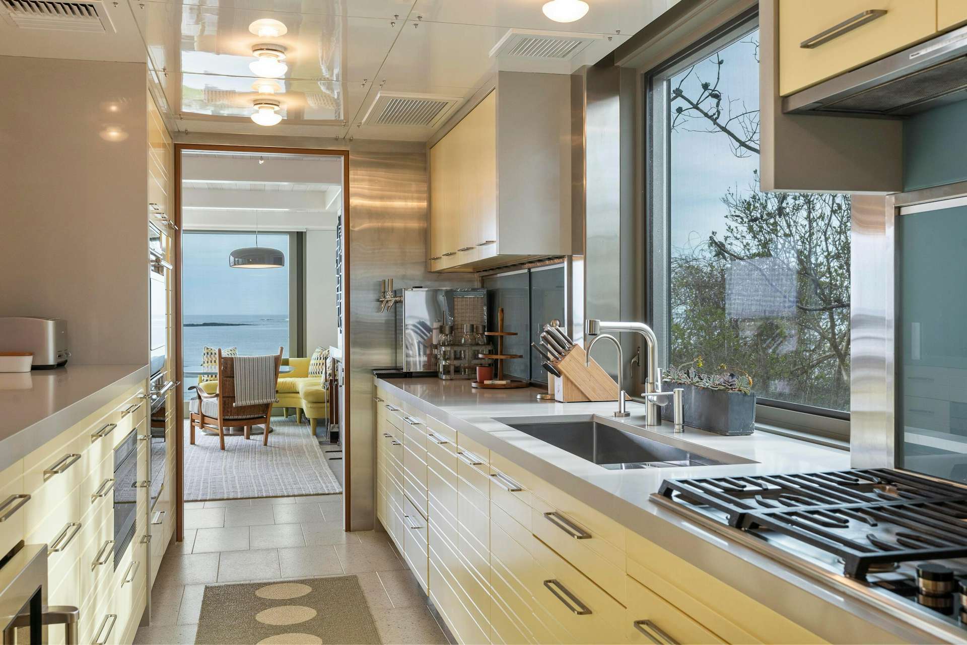 Photo 4 of 15 in A Kennebunkport Beach Compound Offers Panoramic Views ...