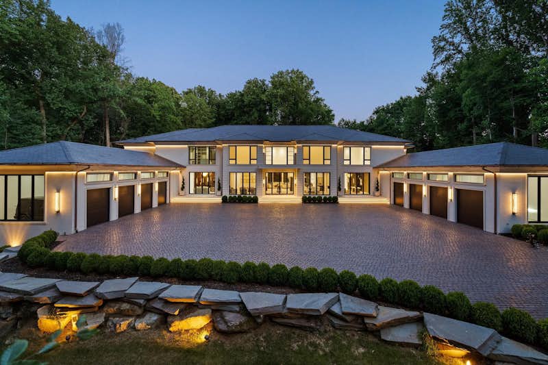 Photo 1 of 10 in An Extraordinary Estate in McLean, Virginia, Asks $29 ...