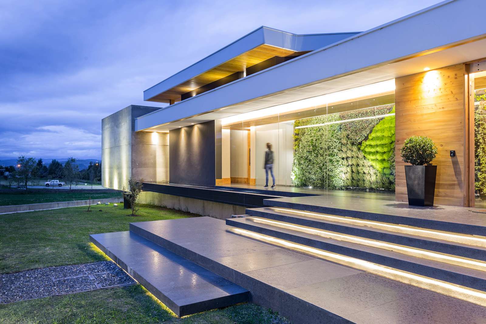 MM House (8 Photos) - Dwell