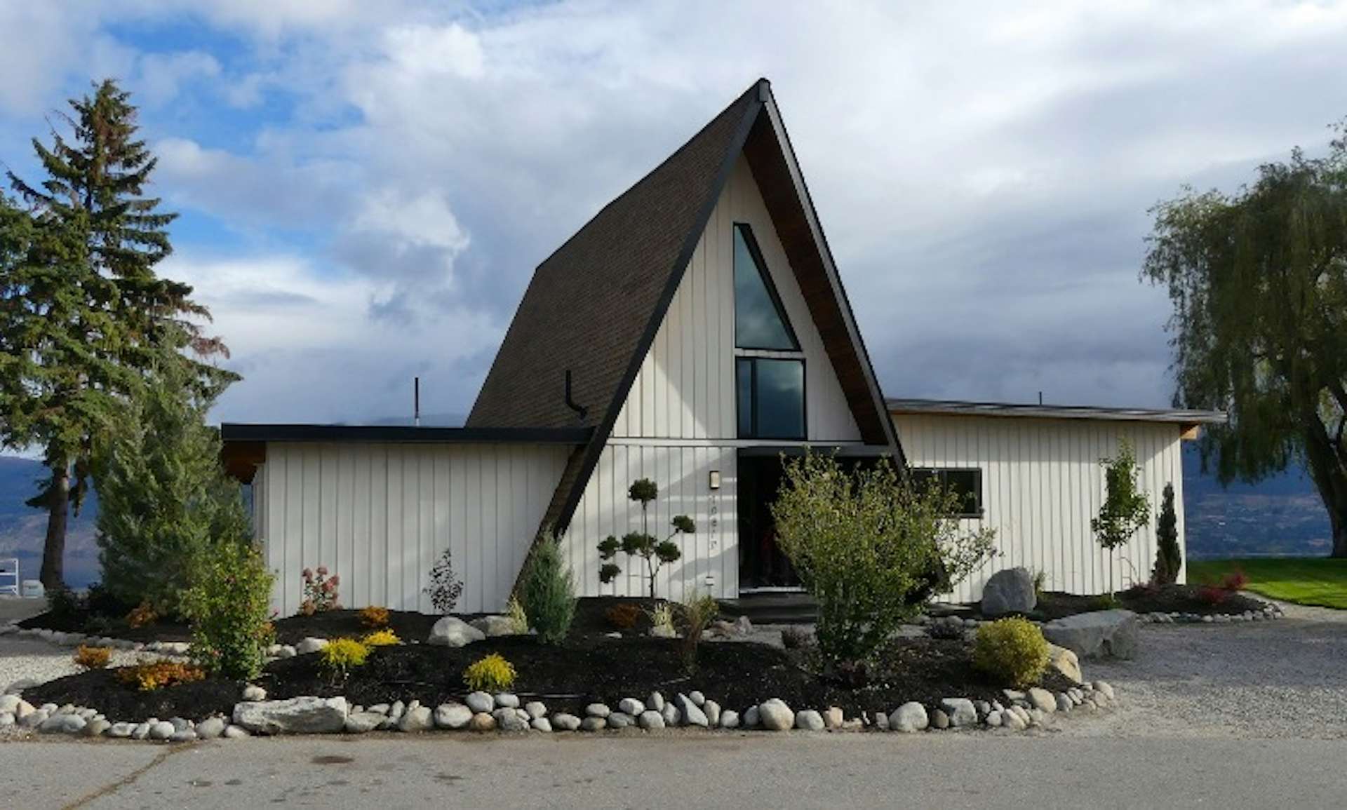 Photo 20 of 33 in 33 A-Frame Homes We Love from Okanagan A-Frame - Dwell
