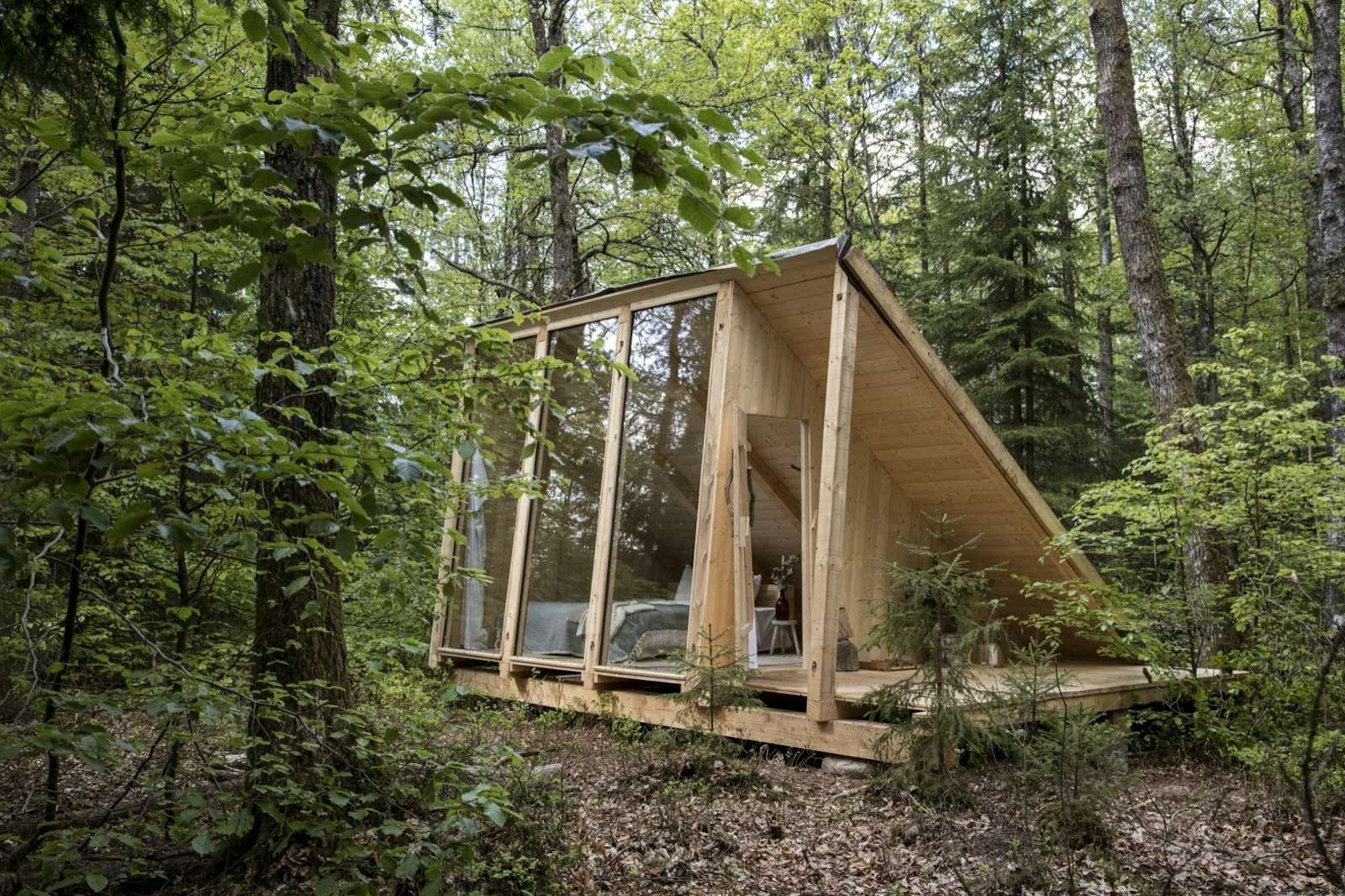 Photo 19 of 28 in 27 Modern She Shed Designs to Inspire Your Backyard ...