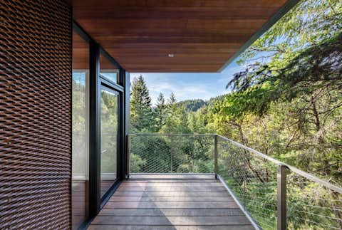 Photo 12 of 14 in This Elegant Californian Prefab Minimizes Site ...