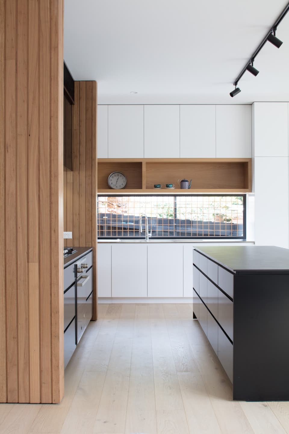 Photo 5 of 18 in A Melbourne Home Gains a Marvelous Modular Addition ...