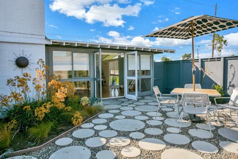 A Midcentury California Ranch by Cliff May Is Listed For $720K - Dwell