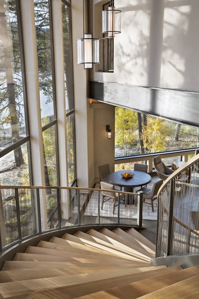 Photo 8 of 21 in This Modern Cliff House Seamlessly Knits Into a Rocky ...