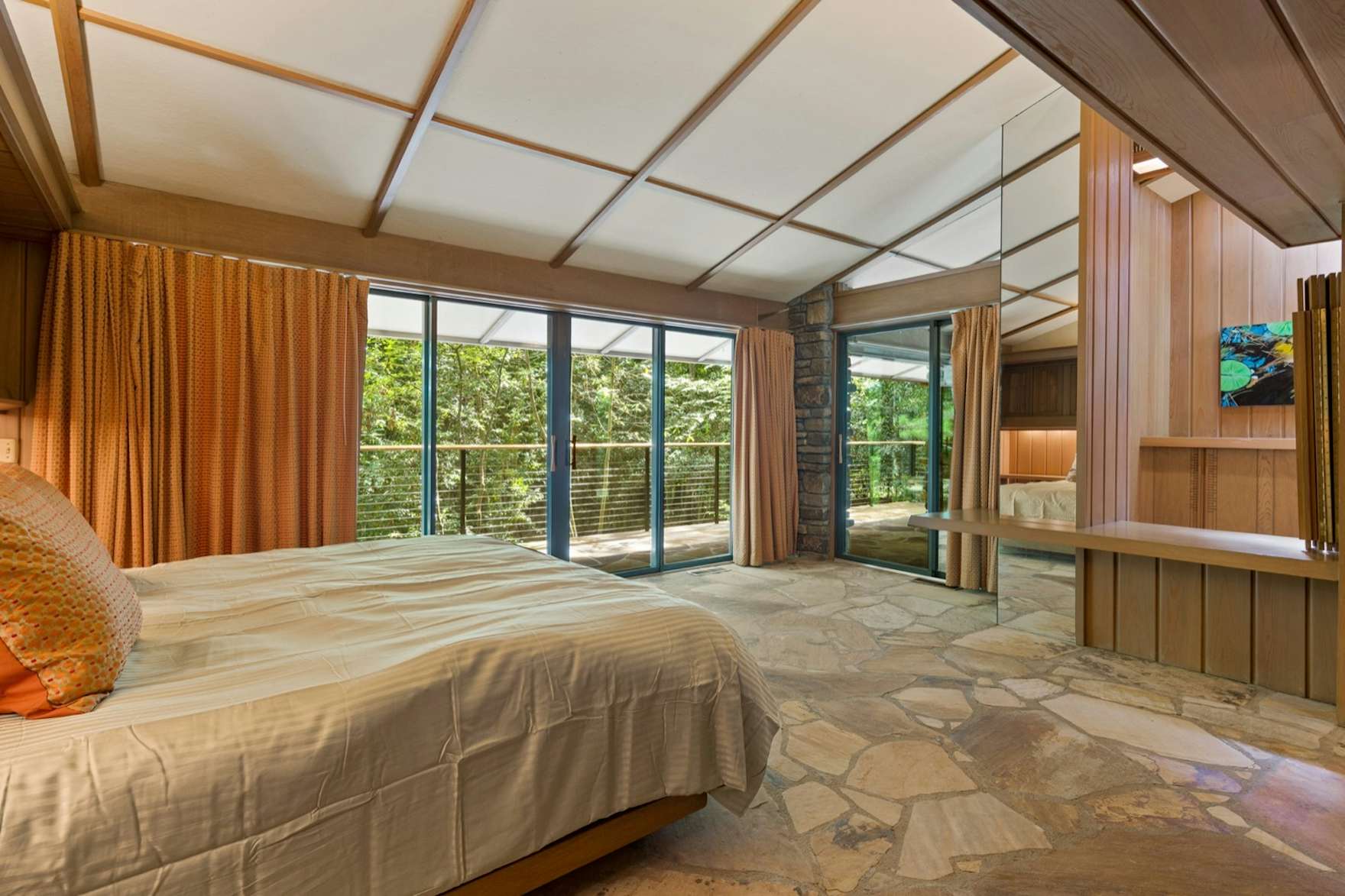 Photo 11 of 14 in A Midcentury Masterpiece by E. Fay Jones Hits the ...