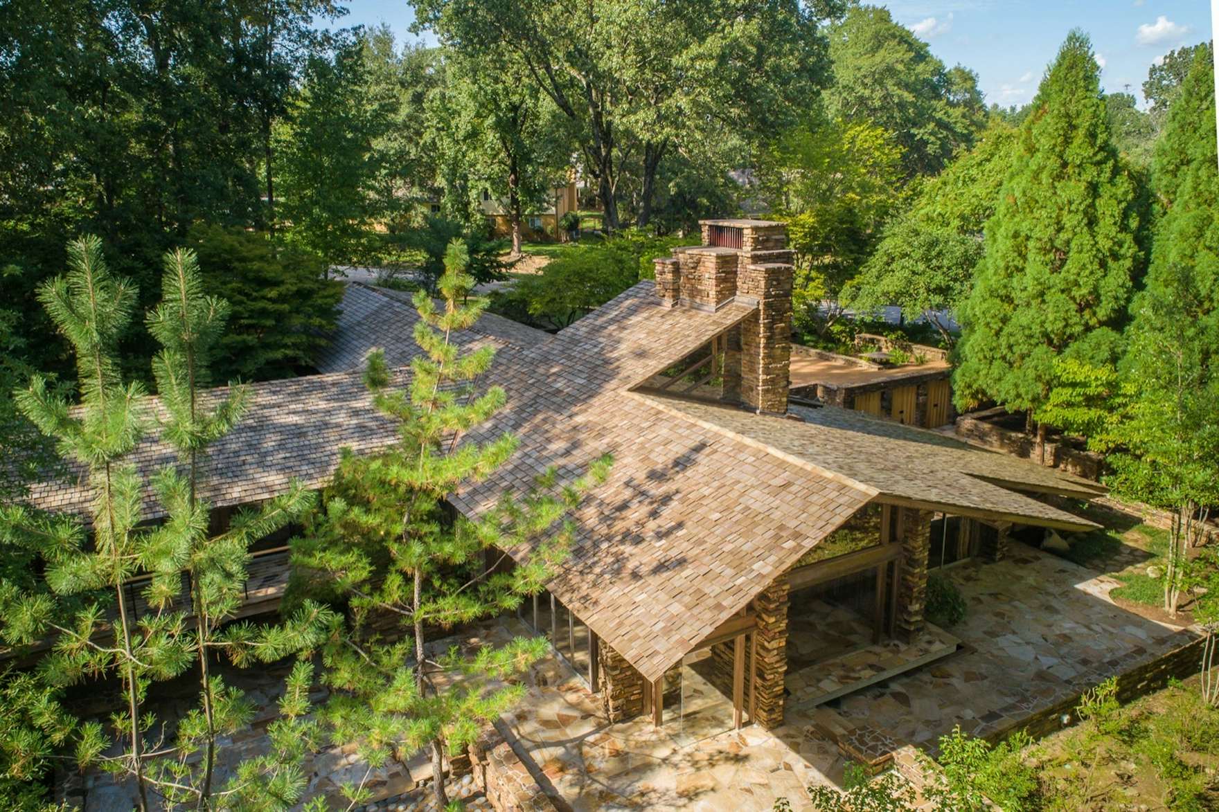 Photo 3 of 14 in A Midcentury Masterpiece by E. Fay Jones Hits the ...