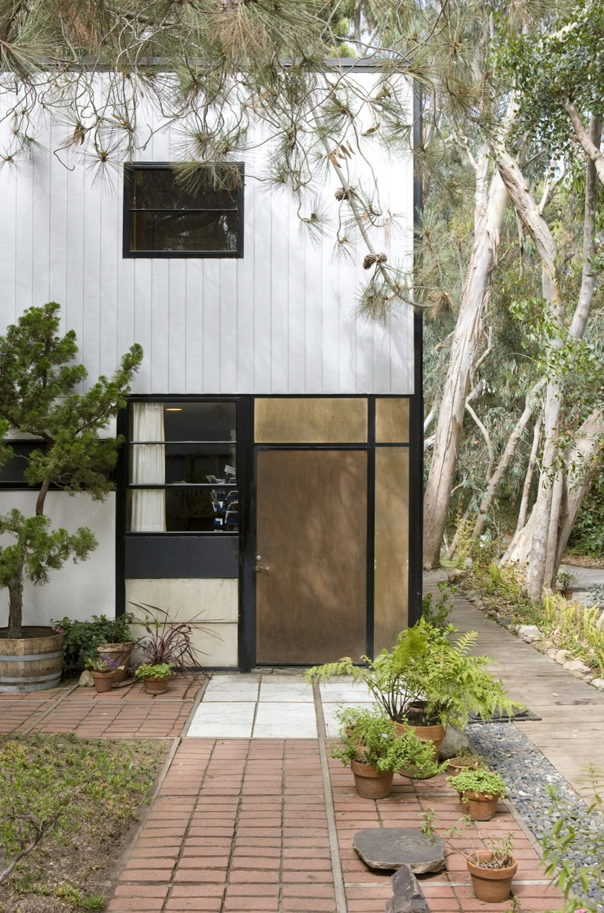 Photo 7 of 21 in Getty Unveils New Plan to Conserve the Iconic Eames ...