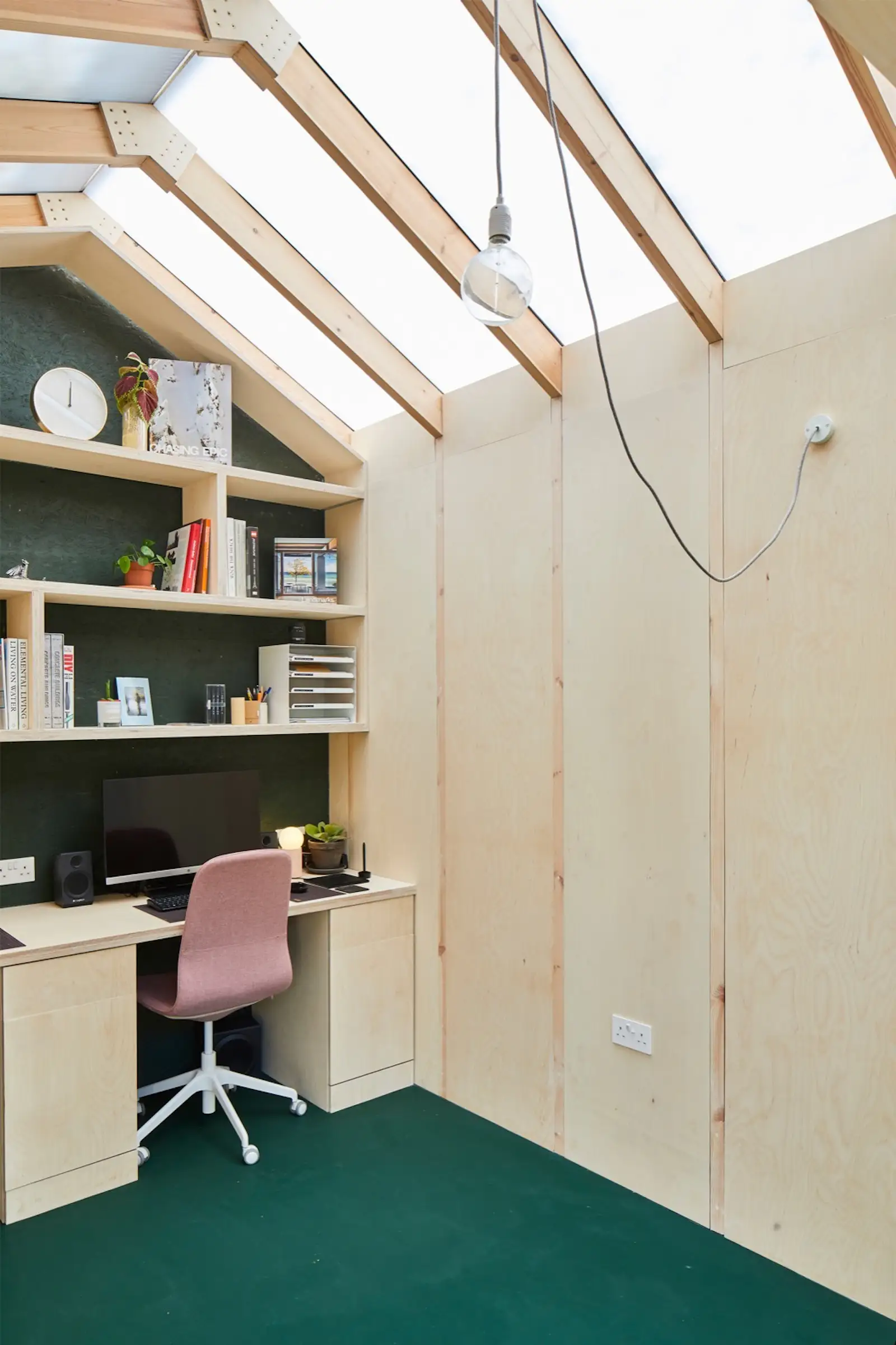 An Architect Builds an Elegant Modular Office in His Backyard Garden ...