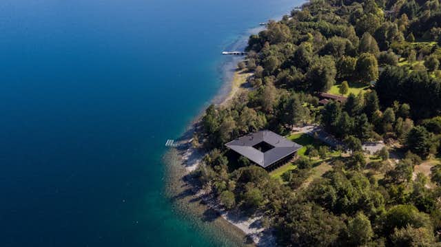Lago Ranco Patio House by Guillermo Hevia García and Catalina Poblete ...