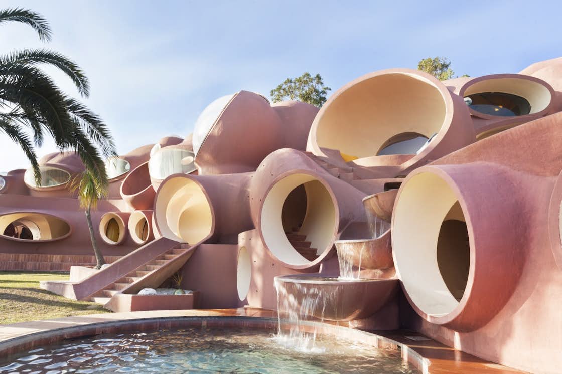 Pierre Cardin’s Retro-Futuristic Bubble Palace in Cannes Is On the ...