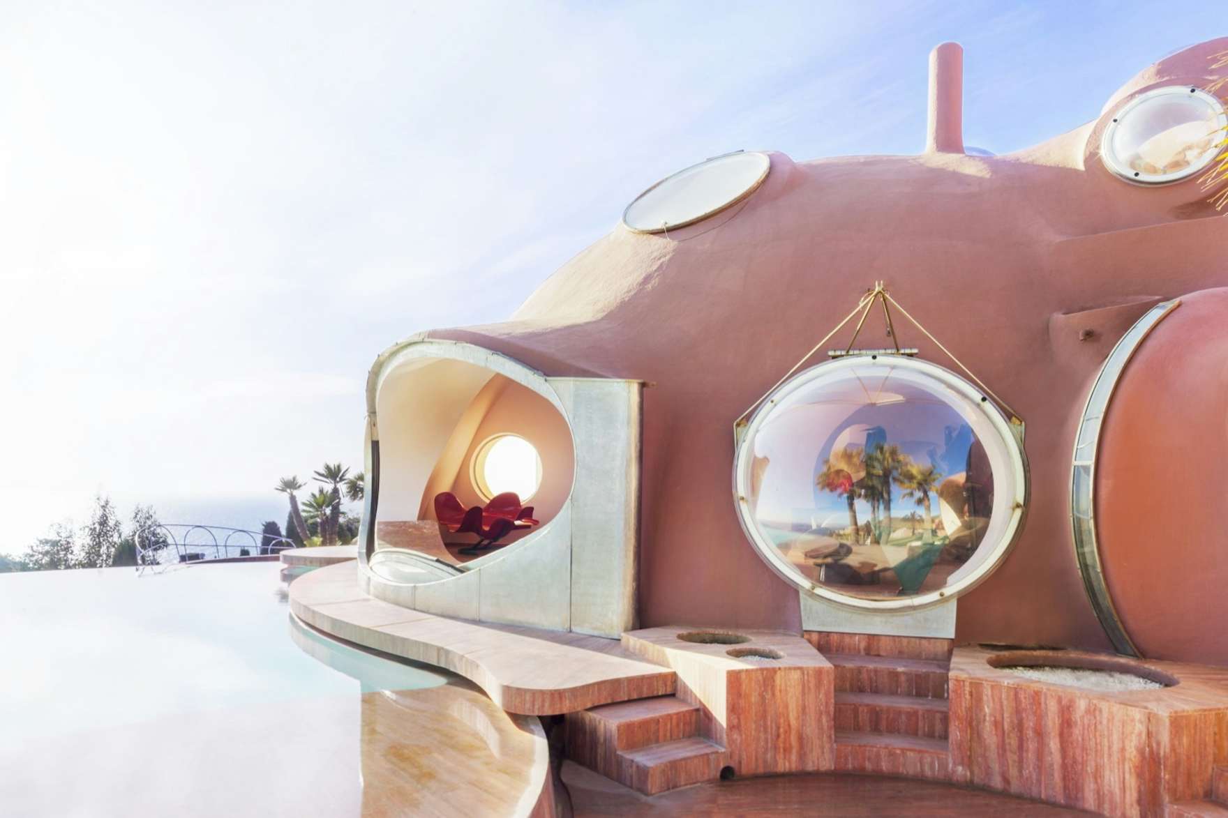 Pierre Cardin’s Retro-Futuristic Bubble Palace in Cannes Is On the ...