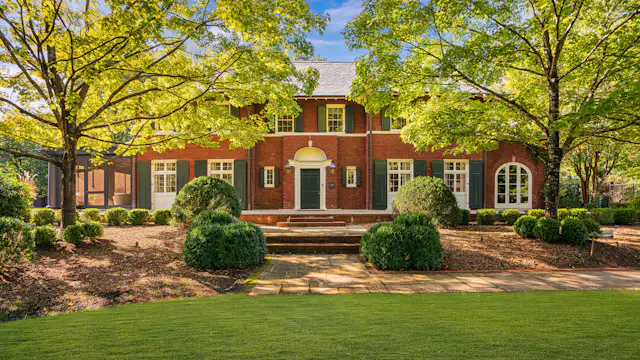Photo 1 of 9 in Historic Dilworth Estate in Charlotte, North Carolina ...