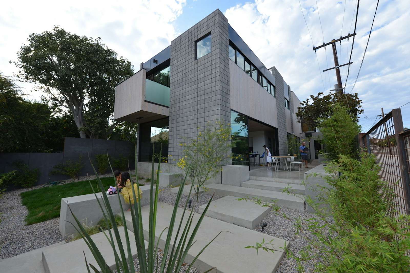 HLJH (8 Photos) - Dwell